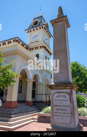 The Tenterfield Post Office with the Edward Reeves Whereat Monument ...