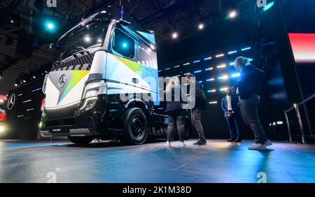 Hanover, Germany. 19th Sep, 2022. An autonomously driving electric ...