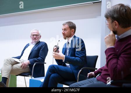 Dresden, Germany. 19th Sep, 2022. The dragon Tabaluga (l) leads the ...