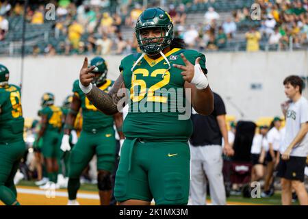 Defensive lineman Ika Siaki warms up during Baylor NCAA college ...