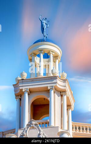 Sculpture, Gazebo, or architectural feature in the Casa Pich i Pon ...