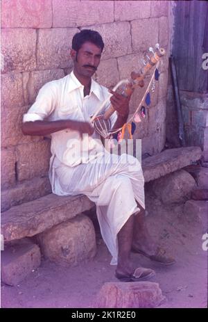 Sarangi Player, Jaisalmer, Rajasthan Stock Photo - Alamy