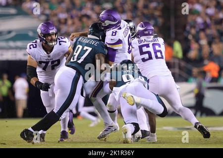Minnesota Vikings defensive tackle Javon Hargrave (97) forces ...