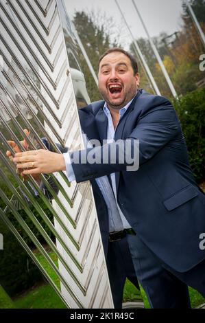 Welsh opera singer, Wynne Evans, (of Go Compare fame), visiting the ...