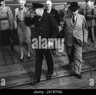 Canadian Prime Minister Mackenzie King, left, American President ...