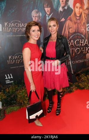 RED RIDING HOOD, from left: Carmen Lavigne, Shauna Kain, Kacey Rohl ...