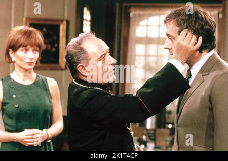 THE DISCREET CHARM OF THE BOURGEOISIE (1972) -Original title: LE CHARME ...