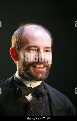 Daniel Evans (Paul Verlaine) in TOTAL ECLIPSE by Christopher Hampton at ...