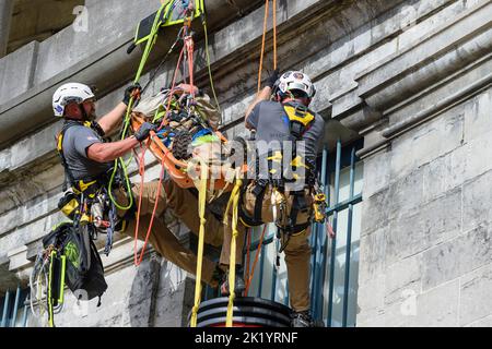 The grimpday competition in Brussels allows 18 teams to compare and ...