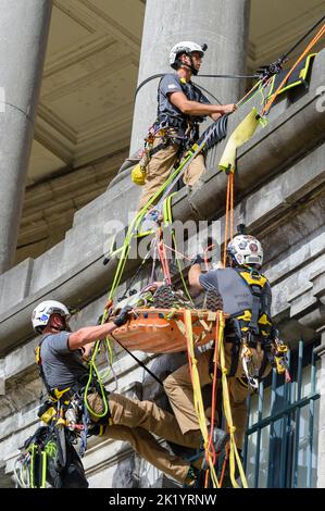 The grimpday competition in Brussels allows 18 teams to compare and ...