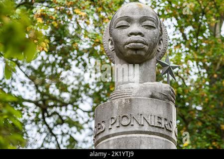 Monument To The Belgian Pioneers In Congo – JCDAT