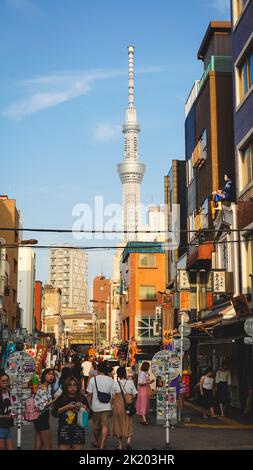 Busy street life of the Japanese capital, Tokyo Stock Photo - Alamy