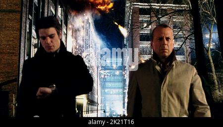BRUCE WILLIS, JOSH HARTNETT, LUCKY NUMBER SLEVIN, 2006 Stock Photo - Alamy