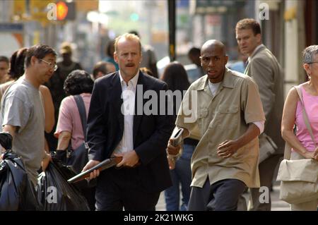 BRUCE WILLIS, MOS DEF, 16 BLOCKS, 2006 Stock Photo - Alamy