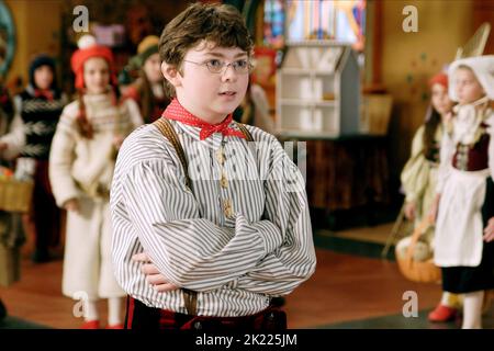 THE SANTA CLAUSE 3 : THE ESCAPE CLAUSE SPENCER BRESLIN as Curtis the ...