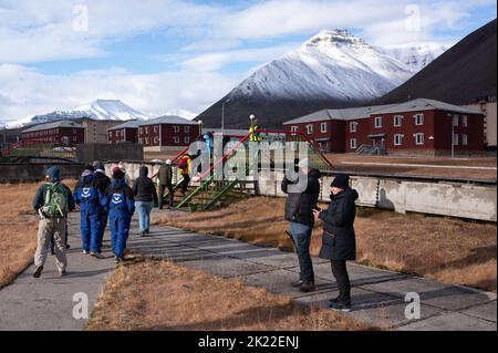 Pyramiden, Norway. 10th Sep, 2022. The bust of the Soviet revolutionary ...