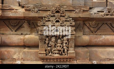 Sculpture of King and his attendents at the Harshad Mata Temple ...