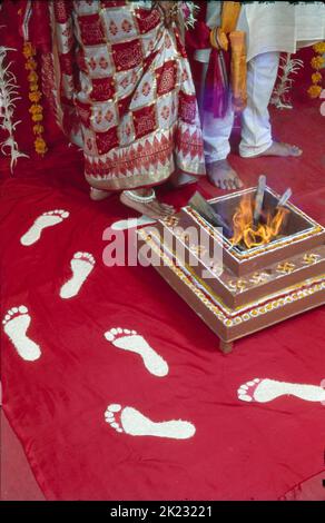 Hindu Wedding, Saptapadi, The Seven Wows of Hindu Weddings Stock Photo ...