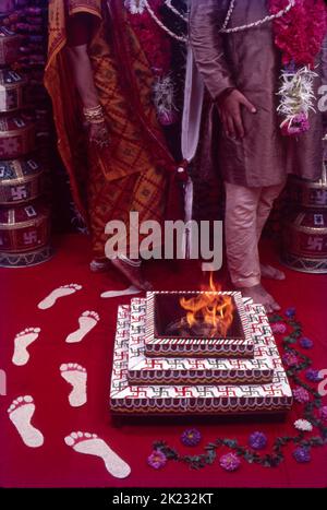 Hindu Wedding, Saptapadi, The Seven Wows of Hindu Weddings Stock Photo ...