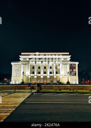 Abay Opera House (Kazakh National Opera and Ballet Theatre), Kabanbay ...