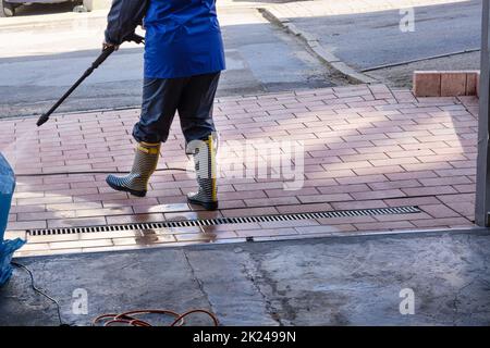 industrial cleaning concrete block floor by high pressure water jet ...