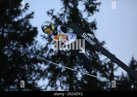 Cene Prevc (Slowenien / Slo) beim FIS Weltcup Skispringen Qualifikation ...