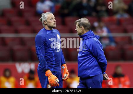 WARSAW - (lr) Holland goalkeeper Remko Pasveer, Holland goalkeeper ...