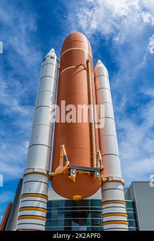 At NASA’s Kennedy Space Center, Atlantis STS-132 astronauts don launch ...
