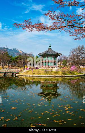 Hyangwonjeong Pavilion with Chwihyanggyo Bridge at Gyeongbokgung Palace ...