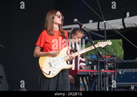 Polly Louise Mackey of Welsh band Art School Girlfriend playing a ...