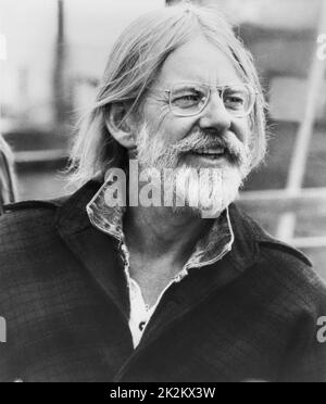 Director Hal Ashby on the set of SHAMPOO, 1975 Stock Photo - Alamy