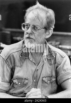 Director Hal Ashby on the set of SHAMPOO, 1975 Stock Photo - Alamy