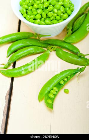 hearthy fresh green peas Stock Photo - Alamy