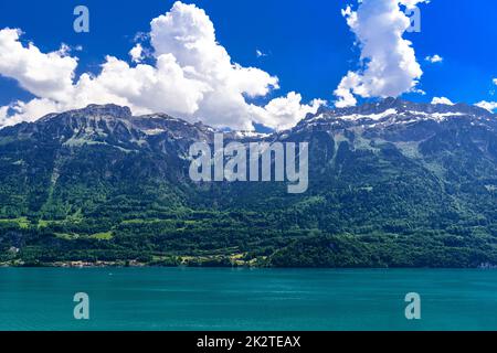Clear transparent azure Lake Brienz in Oberried am Brienzersee ...
