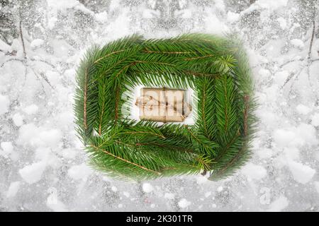 Defocus craft eco gift box with magical light against blurred bokeh ...