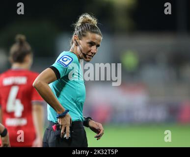 Schiedsrichterin Nadine Westerhoff, 1. FC Cologne - MSV Duisburg ...
