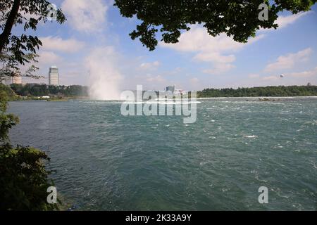Kanadische Niagarafälle - Hufeisenfälle von oben / Canadian Niagara ...