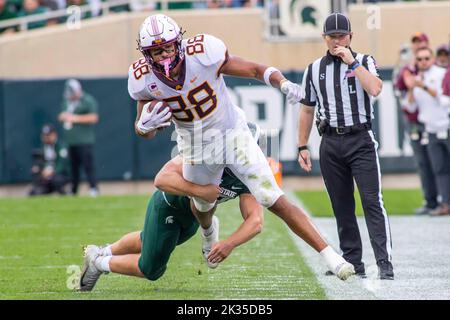Minnesota tight end Brevyn Spann-Ford (88) rushes against Nebraska ...
