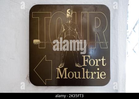 A tour sign for Fort Moultrie Stock Photo - Alamy