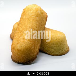 Twinkie candy snack Stock Photo - Alamy