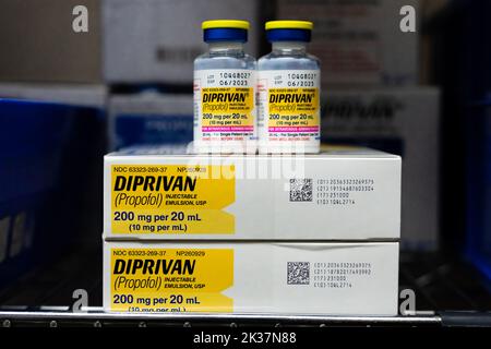 Propofol Common brands: Diprivan, Anesthesia S/I-40, Anesthesia S/I-60 ...