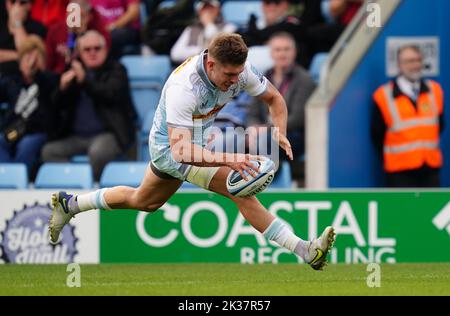 Harlequins' Luke Northmore scores their side's fourth try during the ...