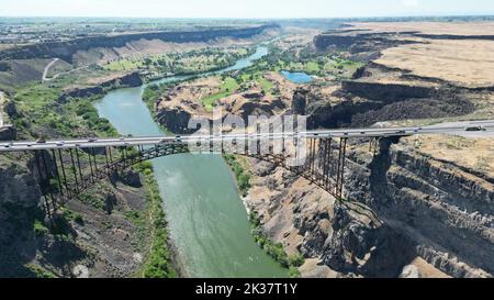 A drone shot of the Perrine bridge over the Snake river in the Pacific ...