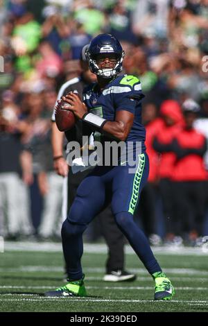 Seattle, WA, USA. 25th Sep, 2022. Seattle Seahawks wide receiver Tyler ...