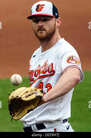 Houston Astros relief pitcher Bryan King throws during a baseball game ...