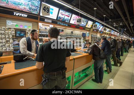 B&H camera store in New York City Stock Photo - Alamy