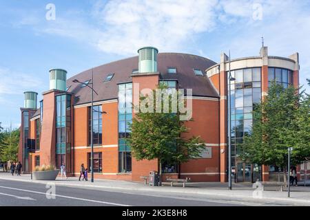 Central Library Swindon, Regent Circus, Swindon, Wiltshire, England ...
