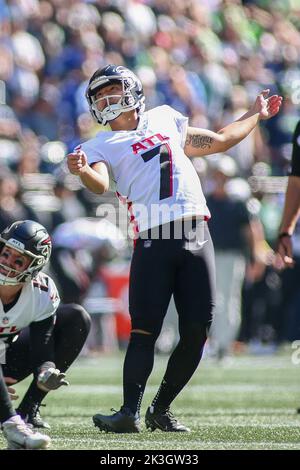 Atlanta Falcons kicker Younghoe Koo (6) kicks a field goal against the ...