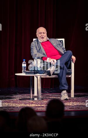 Cottbus, Germany. 26th Sep, 2022. Actor Thomas Thieme stands at the ...