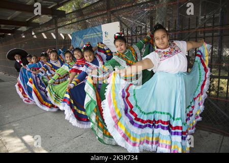 Child Mariachi dancers perform during Mexican Independence Day ...